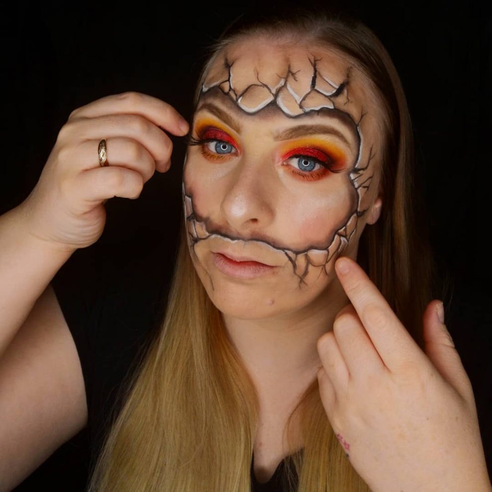 Woman Spends Up to 11 Hours Turning Herself Into the Most Stunning ...