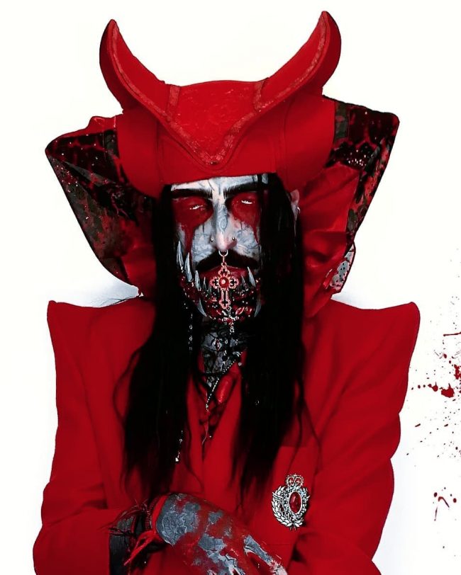 A Canadian Artist Is Transforming His Look with Extreme Plastic ...