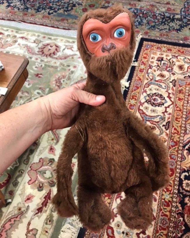 This Instagram Account Is Dedicated To Showing The Most Bizarre Thrift ...