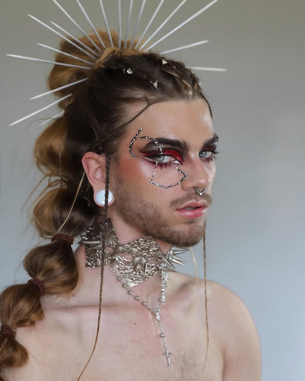 Makeup Artist Uses His Face And Body As A Canvas To Recreate Famous ...