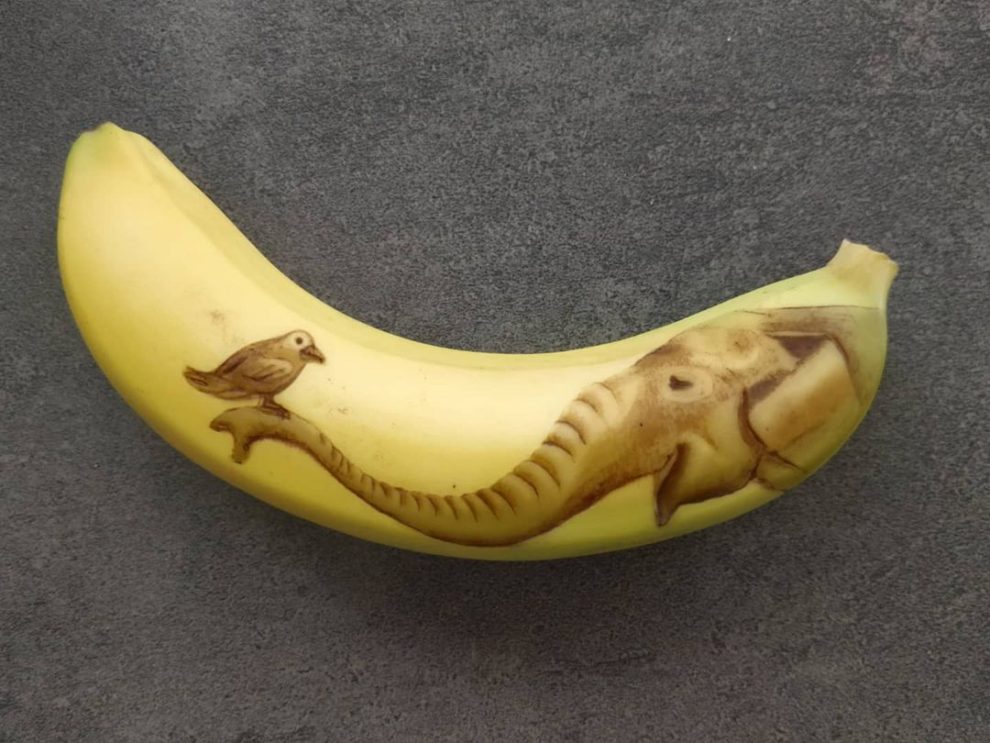 This Artist Creates Amazing Banana Art Made by Poking and Bruising the ...
