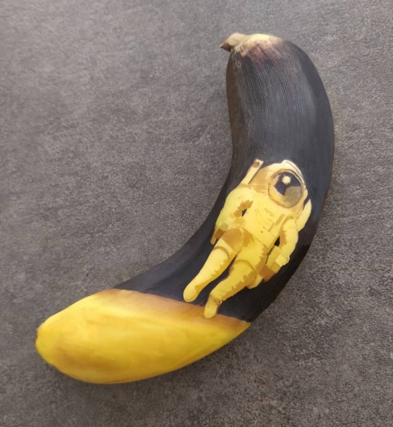 This Artist Creates Amazing Banana Art Made by Poking and Bruising the ...