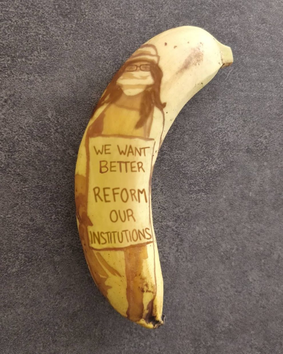 This Artist Creates Amazing Banana Art Made by Poking and Bruising the ...