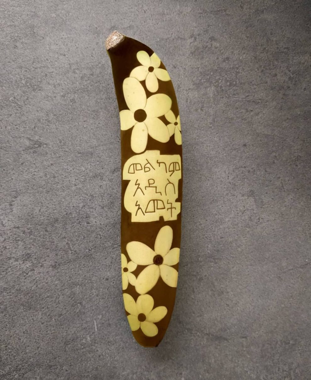 This Artist Creates Amazing Banana Art Made by Poking and Bruising the ...