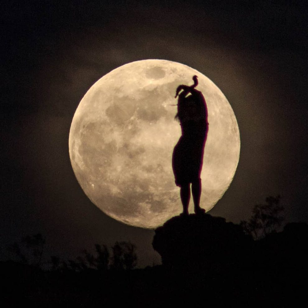 Meet Zach Cooley, A “Moon Chaser” Who Uses Camera Tricks To Make The ...