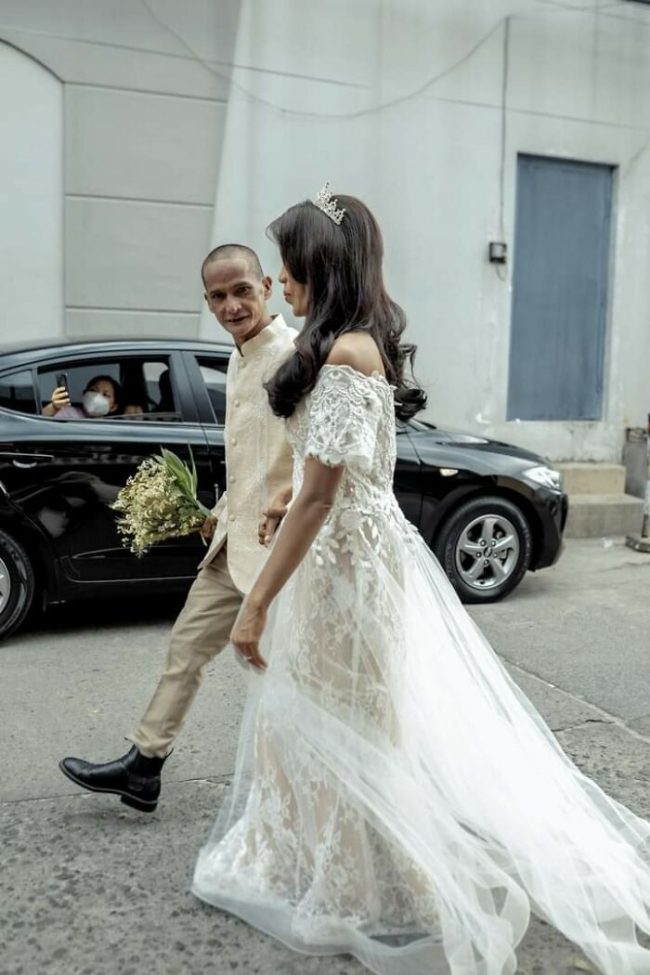 Homeless Couple Get A Makeover And A Surprise Charity Wedding After ...