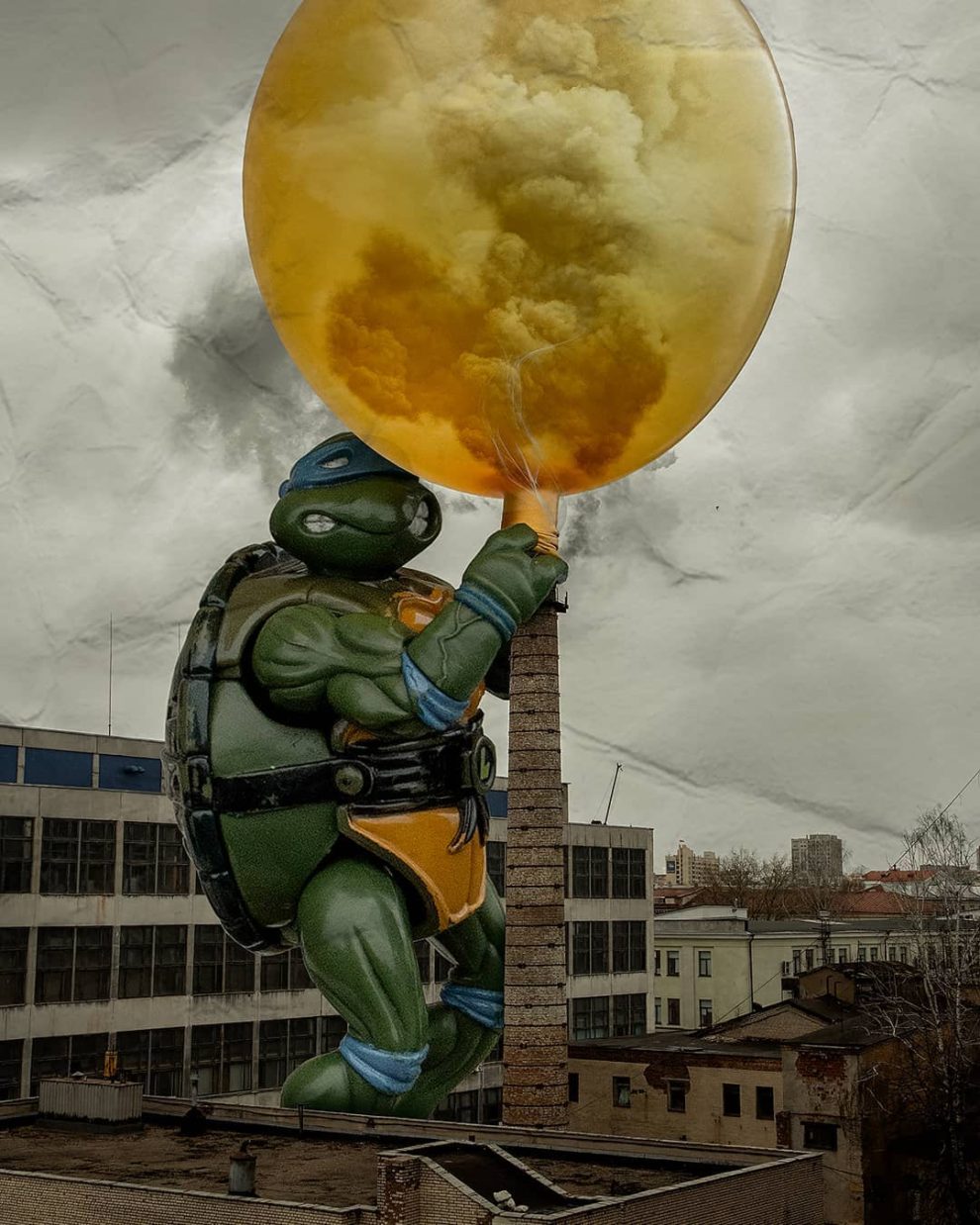 Giant Ninja Turtle Takes Over Minsk: Huge Leonardo Is Exploring the ...
