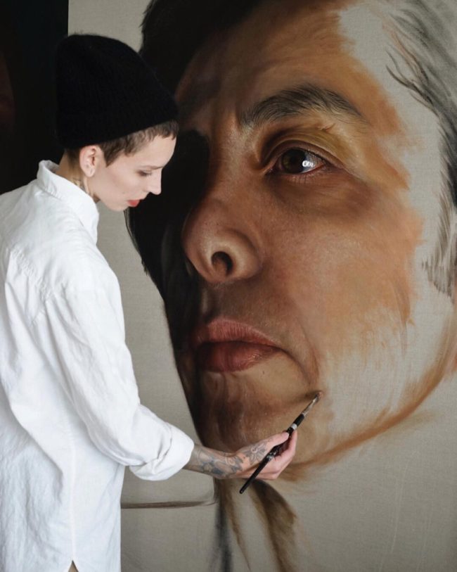 This Artist Paints In A Hyperrealistic Style And Some Of Her Works Look ...