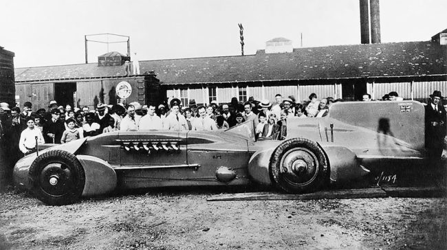 Amazing Photographs of Sir Malcolm Campbell With His Stunning Blue Bird ...