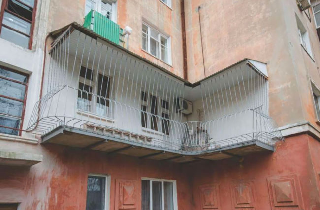 30 Times People Came Across The Most Ridiculous Balconies » Design You ...