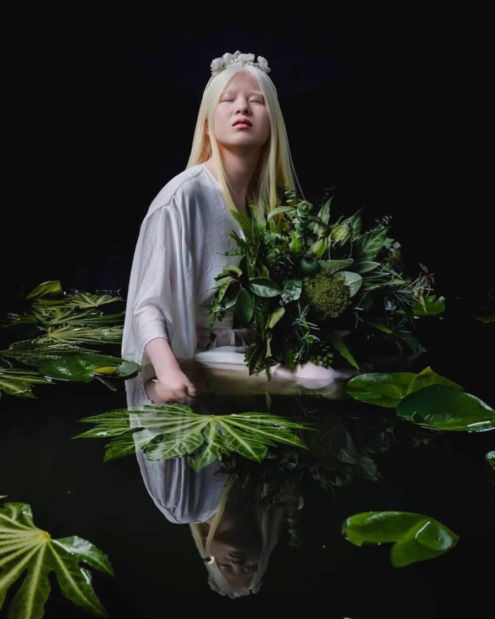 Abandoned As A Baby Due To Albinism, Xueli Grew Up To Become A Vogue Model » Design You Trust ...