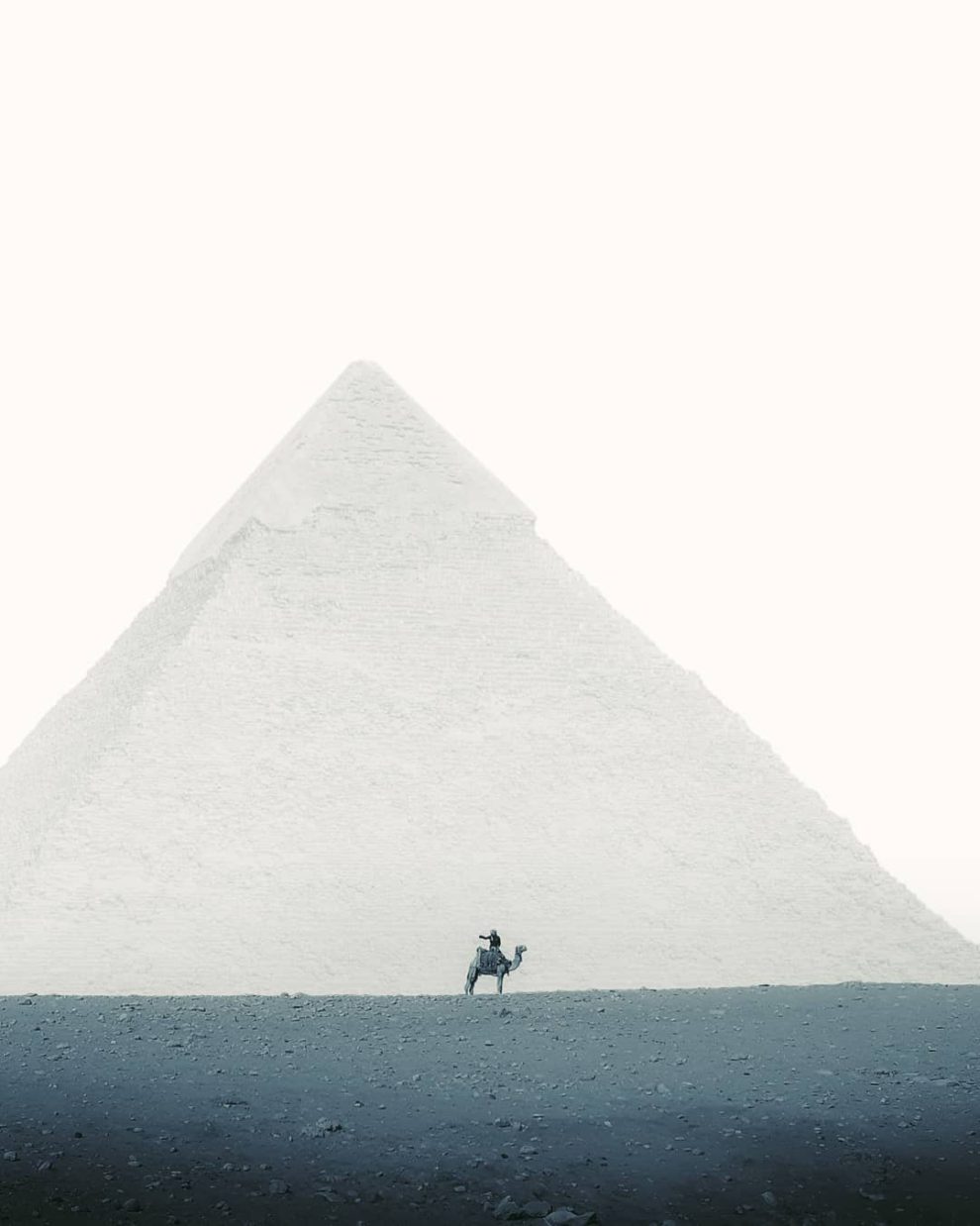 This Egyptian Photographer’s Series on the Giza Pyramids is Absolutely ...
