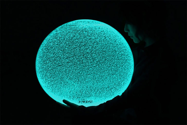 Phosphorescent Glass Sculptures Illuminate in Presence of People ...