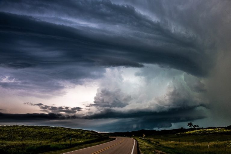 “Into the Storm…”: Daredevil Photographer Captures Incredible Storm ...