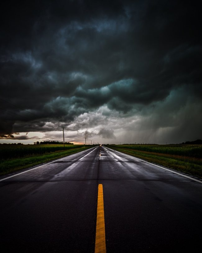 “Into the Storm…”: Daredevil Photographer Captures Incredible Storm ...
