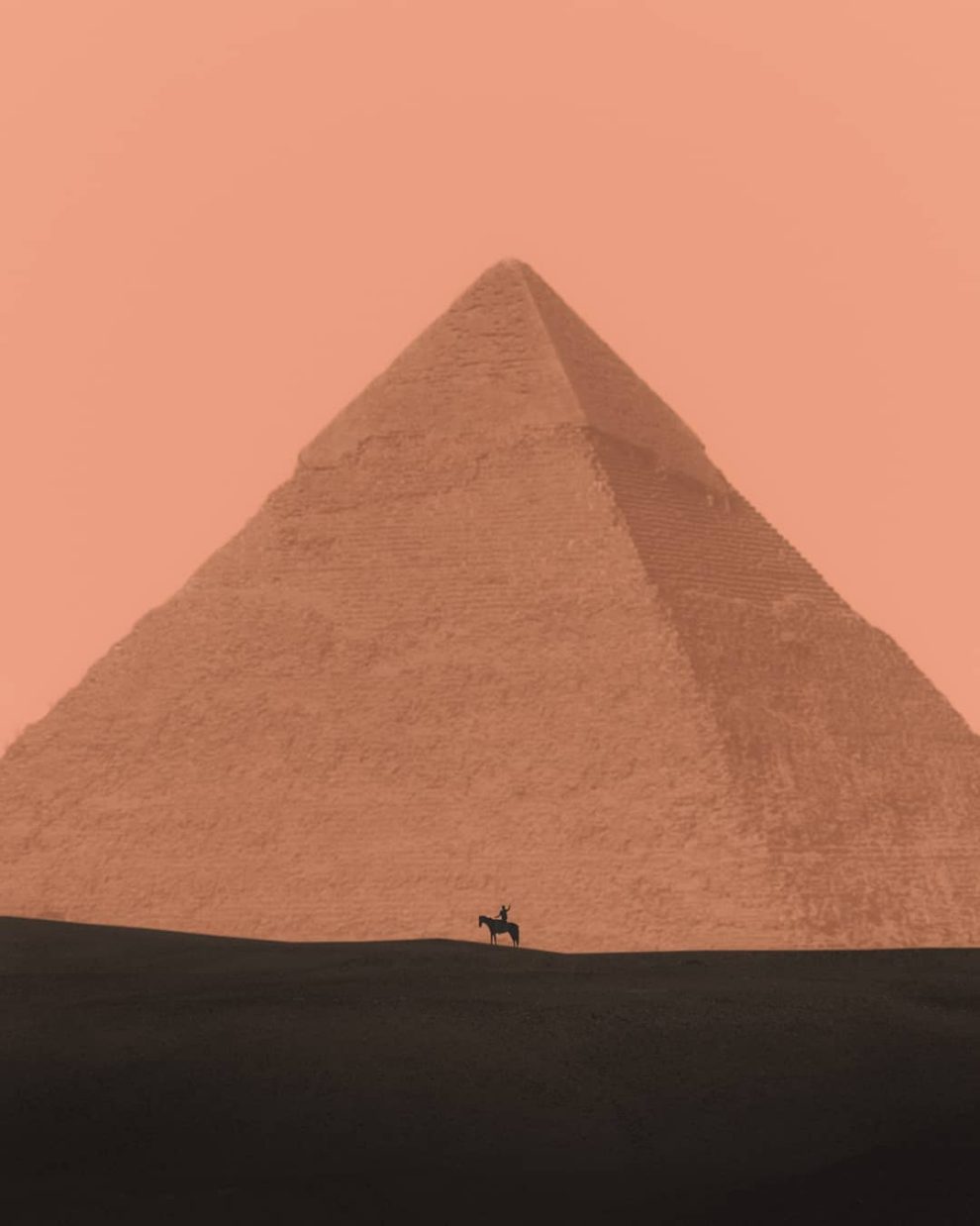 This Egyptian Photographer’s Series on the Giza Pyramids is Absolutely ...