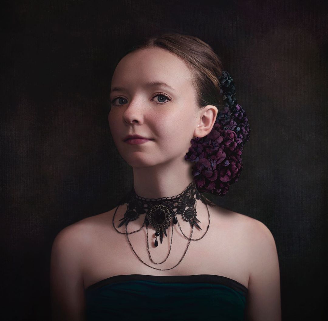 Photographer Sets Up A Garden In Living Room And Did Photoshoots To ...