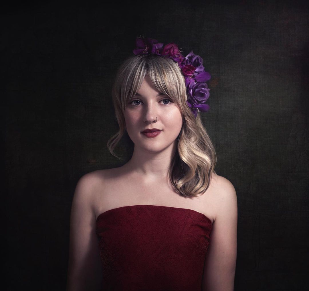 Photographer Sets Up A Garden In Living Room And Did Photoshoots To ...