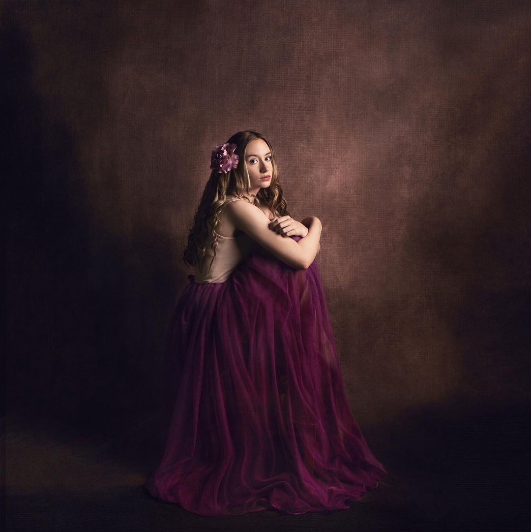 Photographer Sets Up A Garden In Living Room And Did Photoshoots To ...