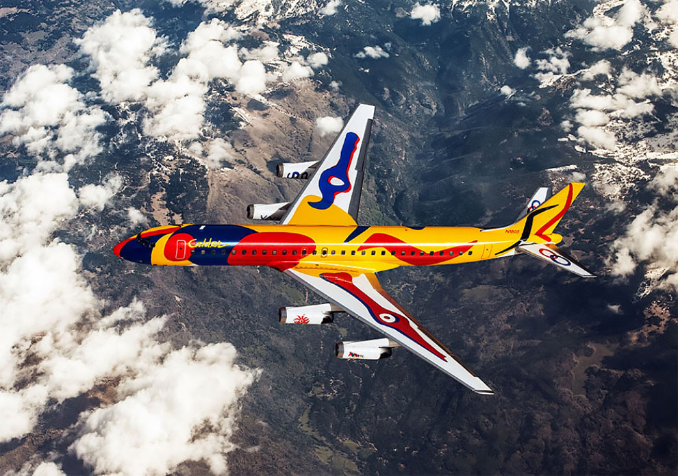 Alexander Calder’s Iconic Flying Colors Series for Braniff Airlines in ...