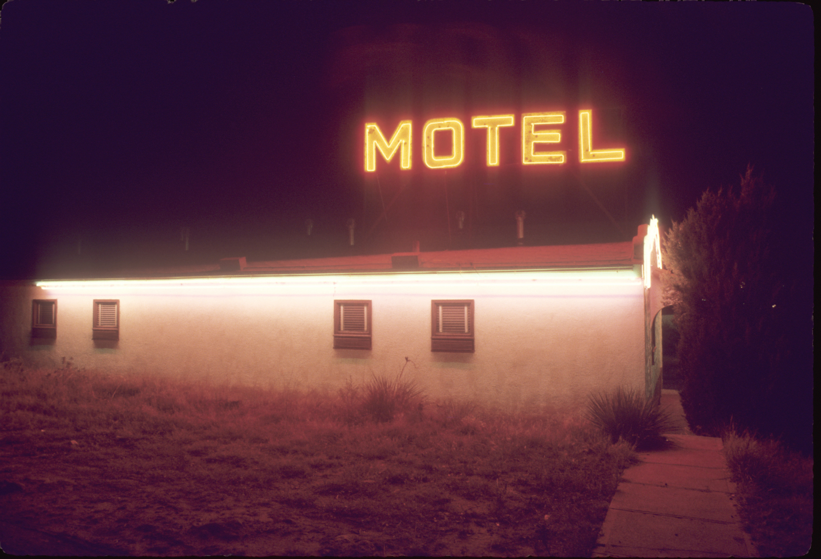Mike’s Motels 1974: Atmospheric Retro Photos of the Roadside Motels by ...