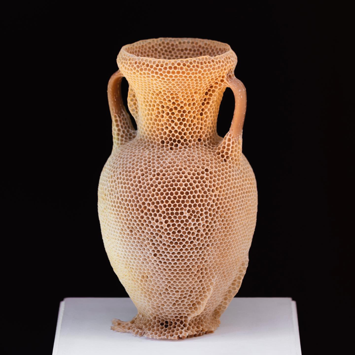 Impressive Honeycomb Sculptires by Tomáš Libertíny » Design You Trust ...