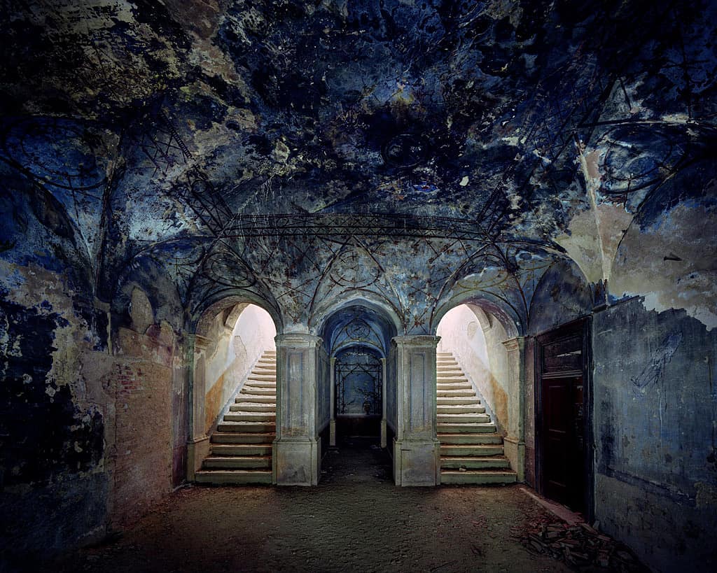 Luxury and Decay: Atmospheric Abandoned Ruins in Photographs by Thomas ...