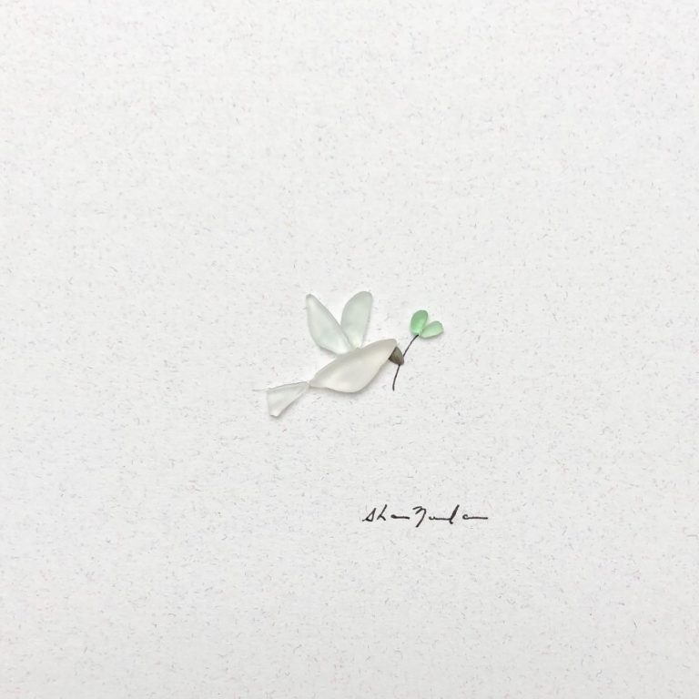 Canadian Artist Sharon Nowlan Creates Stunning and Enchanting Pebble ...