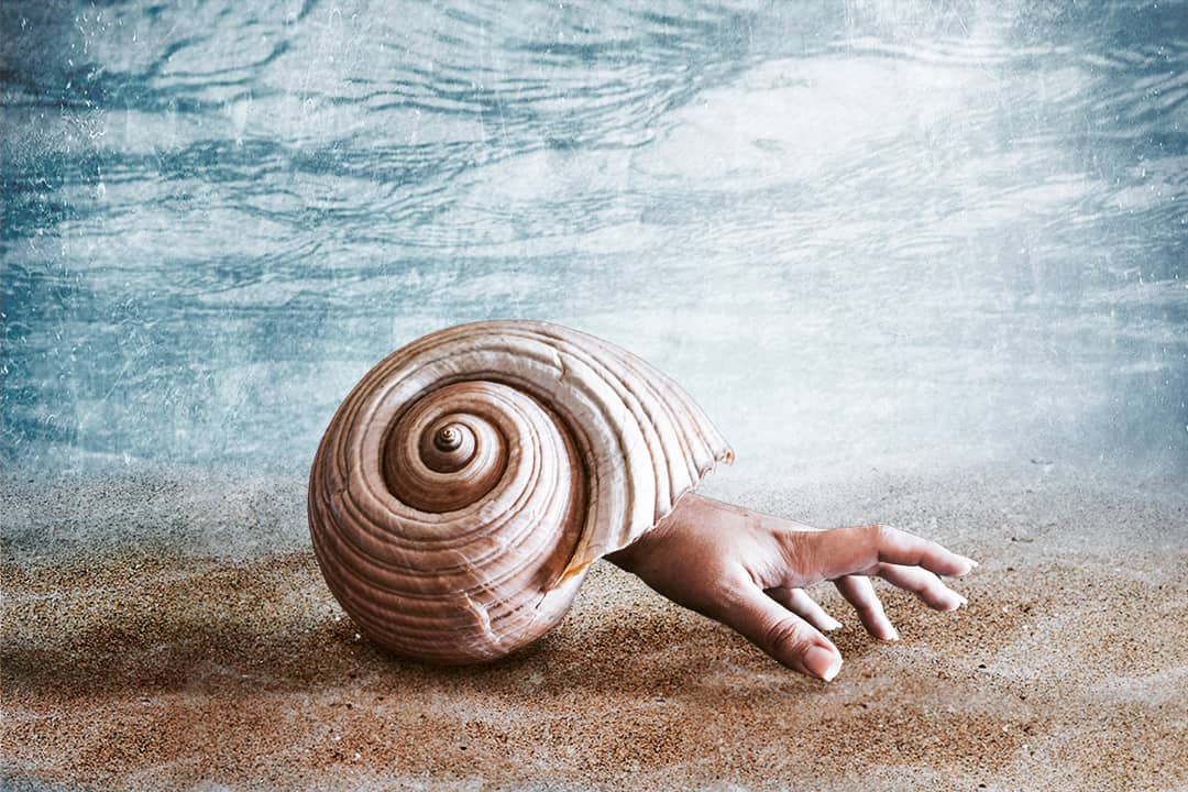 “Look At Usual Things With Unusual Eyes”: Artist Creates Surreal Images ...