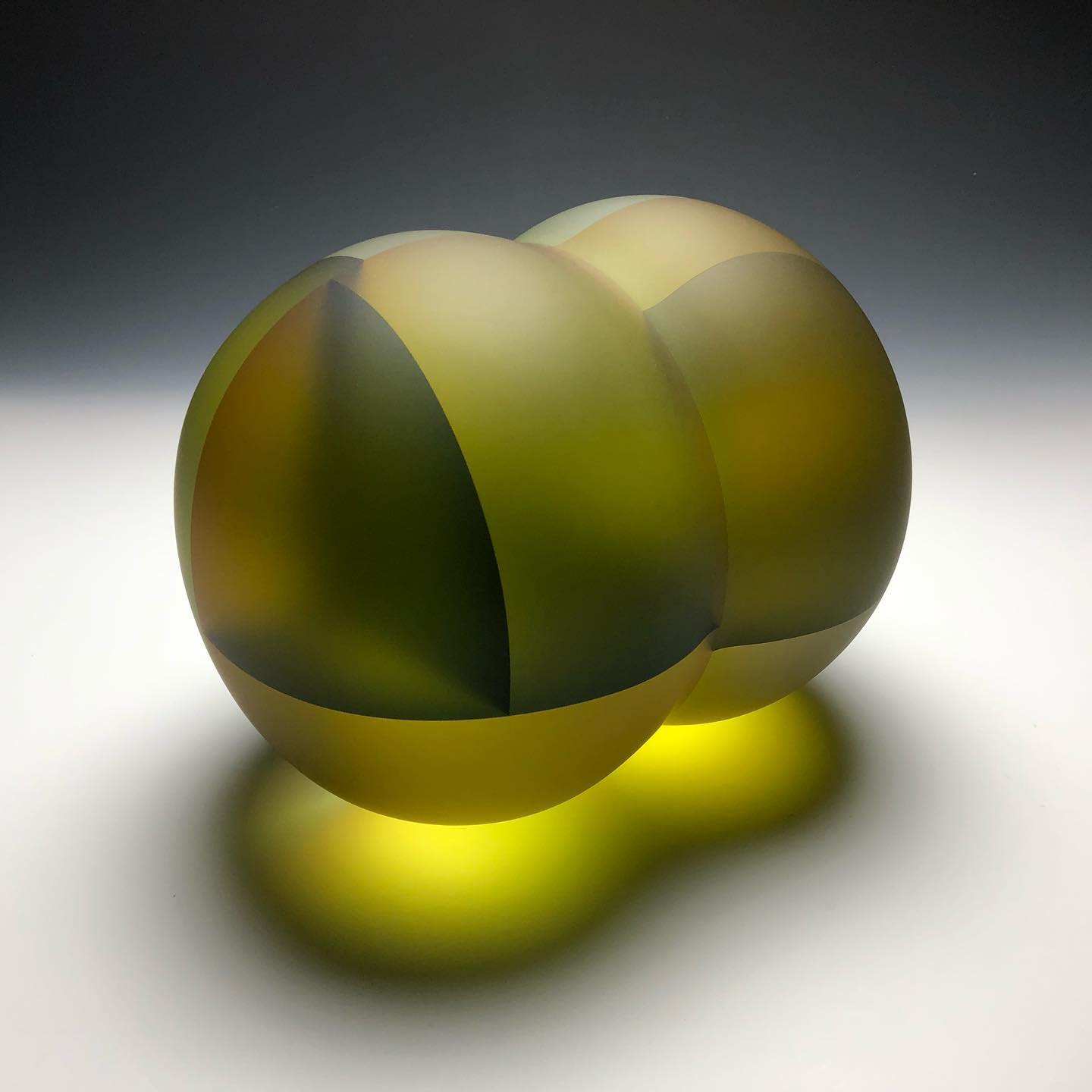 Artist Creates Segmented Glass Sculptures Inspired By The Cell Division ...