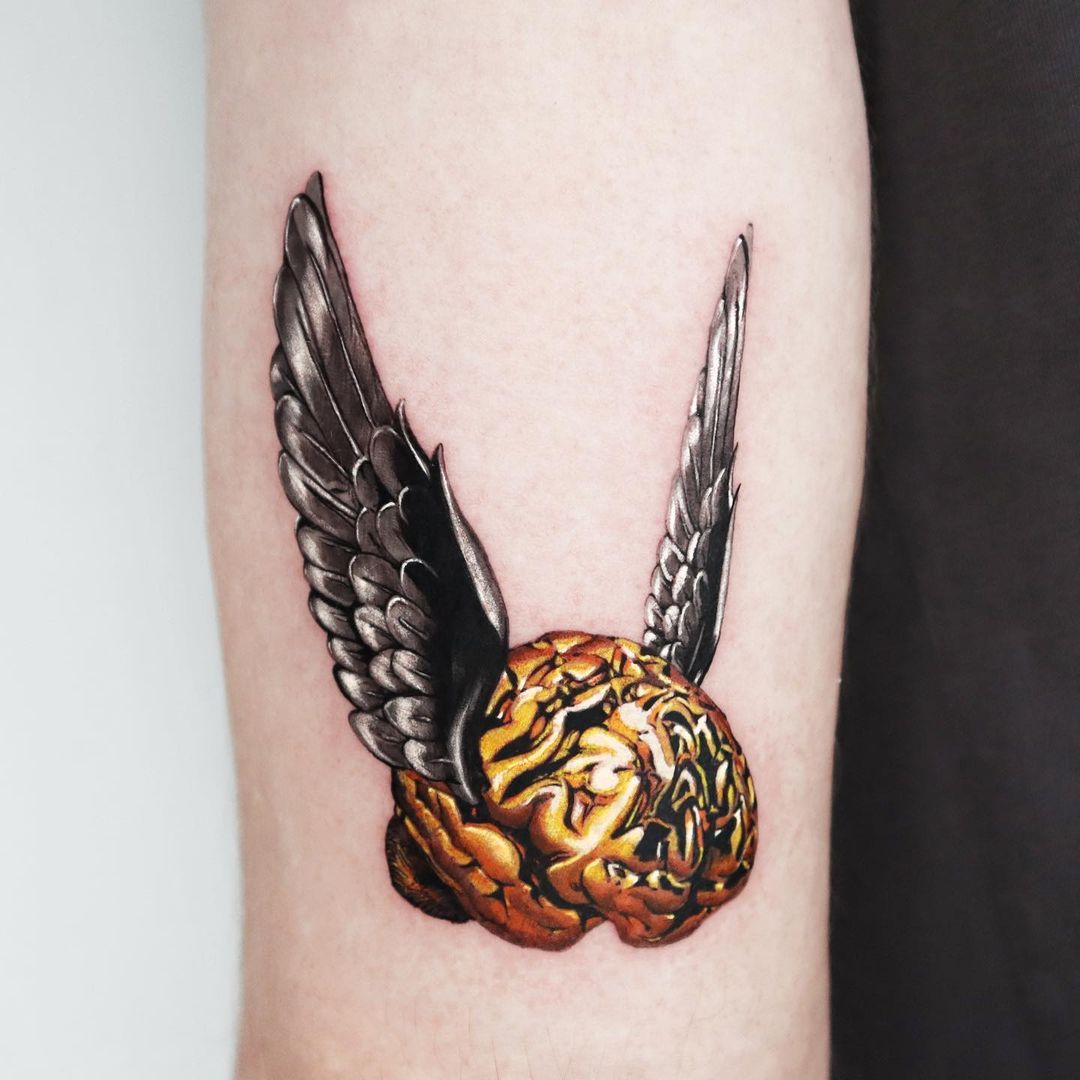 Golden Ink Mastercraft: Hyper-Realistic Golden Tattoos Created by Jooa ...