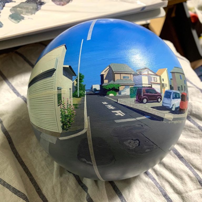 The Incredible Hyper-Realistic Spherical Paintings of Japanese Artist ...