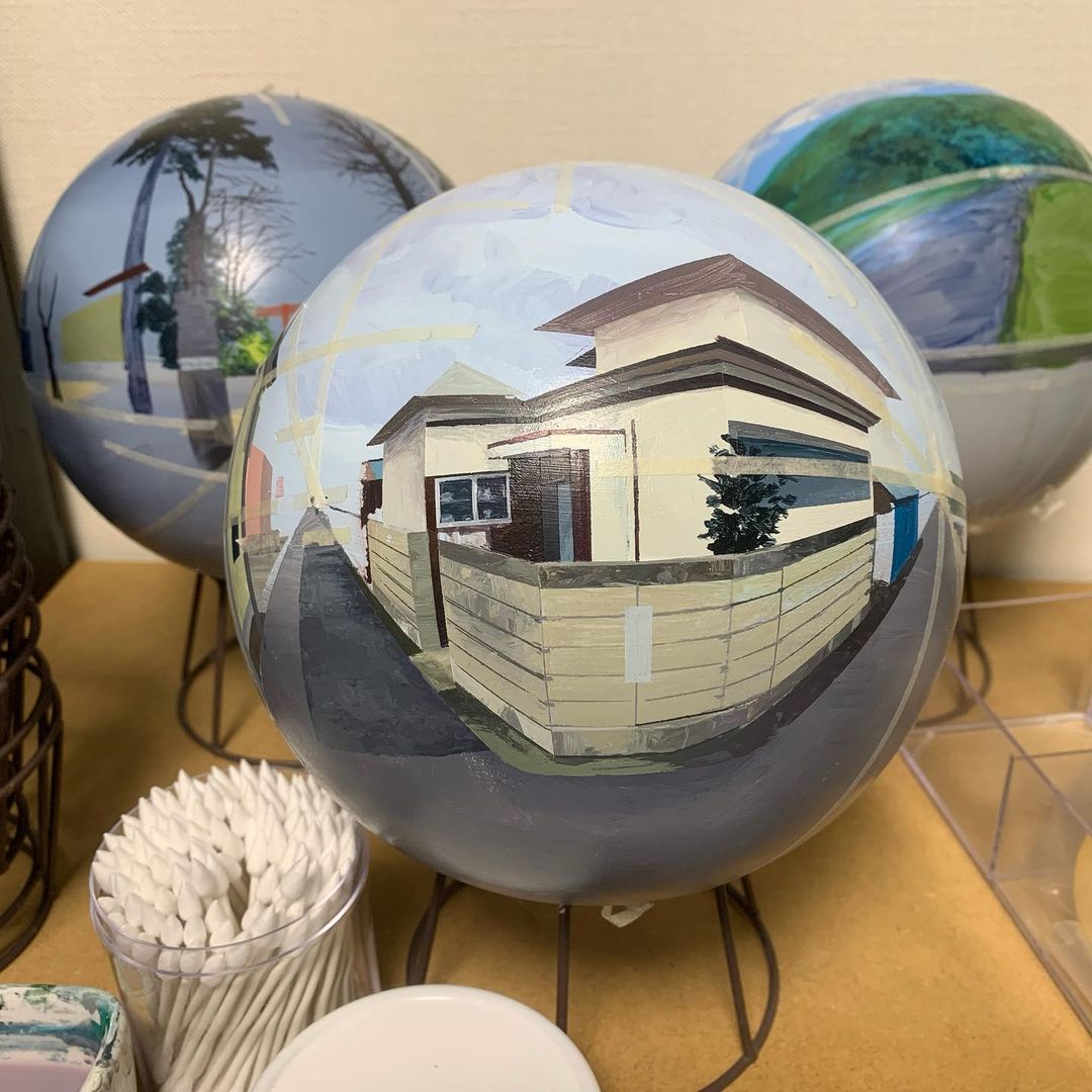 The Incredible Hyper-Realistic Spherical Paintings of Japanese Artist ...