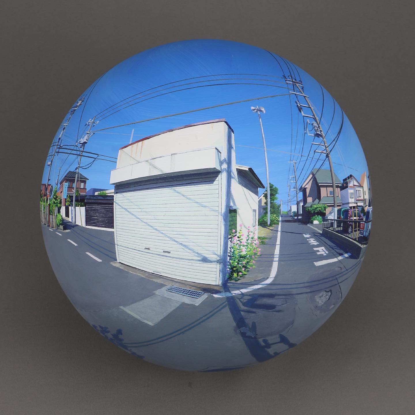 The Incredible Hyper-Realistic Spherical Paintings of Japanese Artist ...