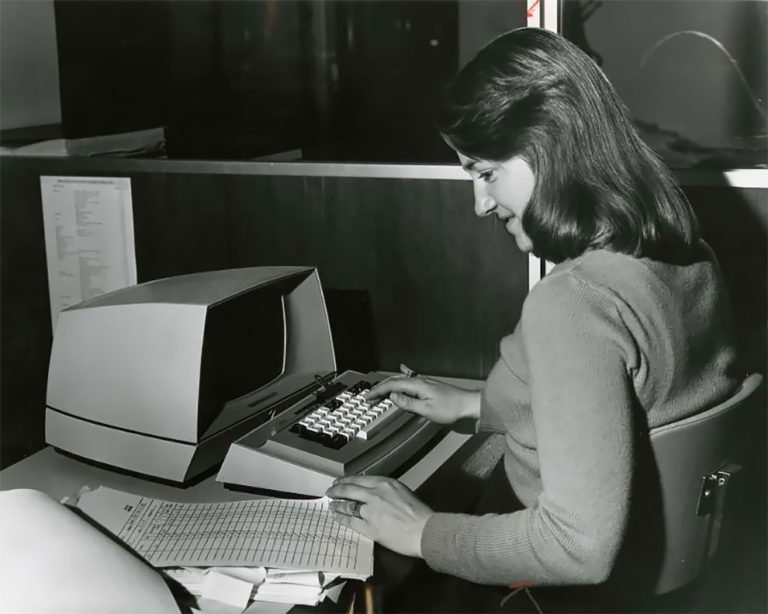 A Look Back at the Workplaces and Offices of the 1970s and 1980s ...