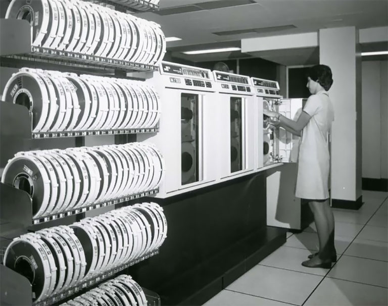 A Look Back at the Workplaces and Offices of the 1970s and 1980s ...