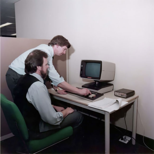 A Look Back at the Workplaces and Offices of the 1970s and 1980s ...