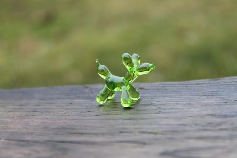Artist Creates A Whimsical Tiny Glass Balloon Dog Figurines » Design ...