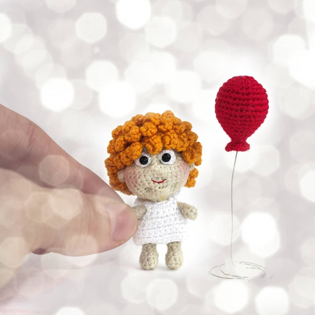 This Artist Makes Micro Crochet Toys That Fit In A Tiny Glass Bottle ...