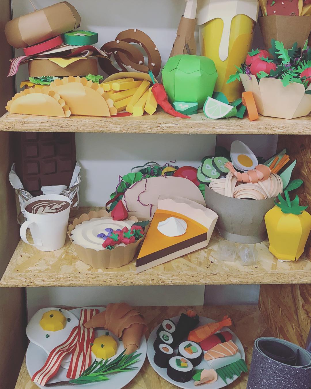 Superb Detailed Papercraft Sculptures by Maria Laura Benavente » Design ...