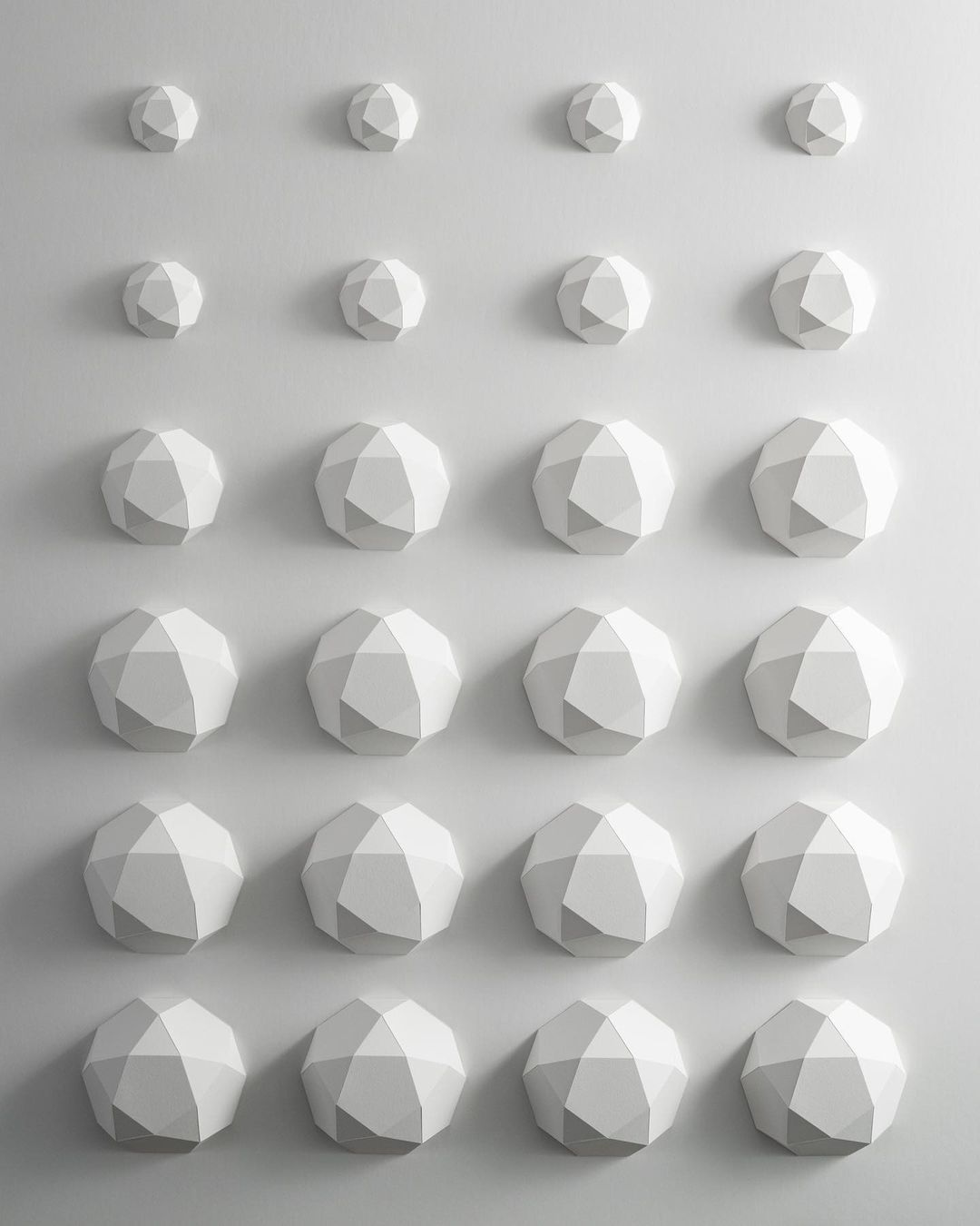 Artist Zai Divecha Brings Illusion of Movement to Life in Monochromatic ...