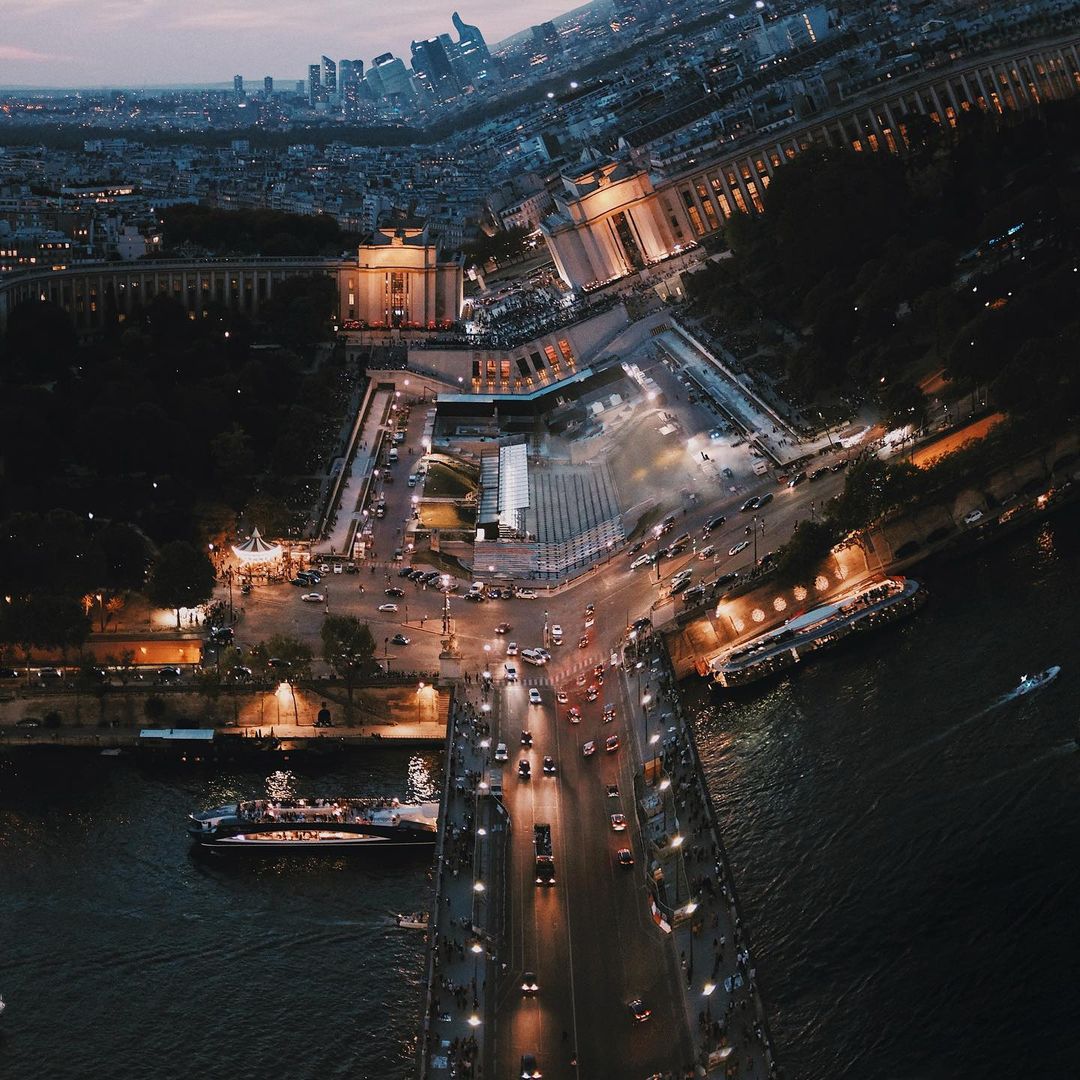 Exploring the Power of Surreal Landscapes – The Otherworldly Art of ...