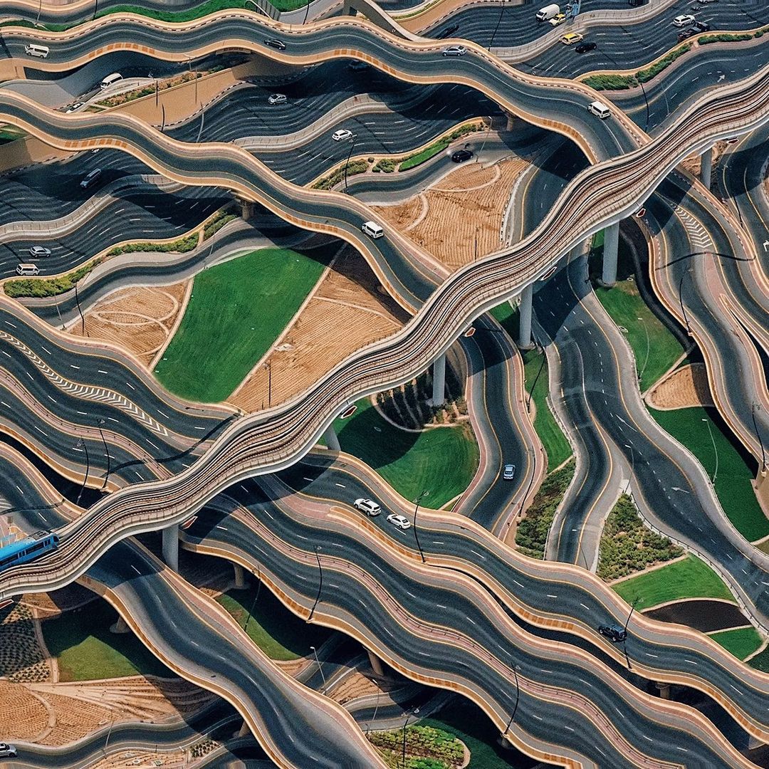 Exploring the Power of Surreal Landscapes – The Otherworldly Art of ...