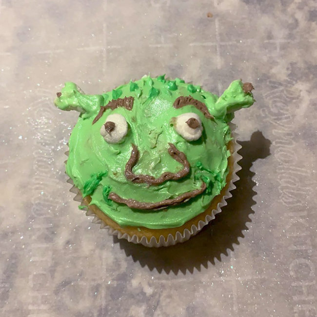 Shrek Cake Fails: When Baking Goes Terribly Wrong » Design You Trust ...