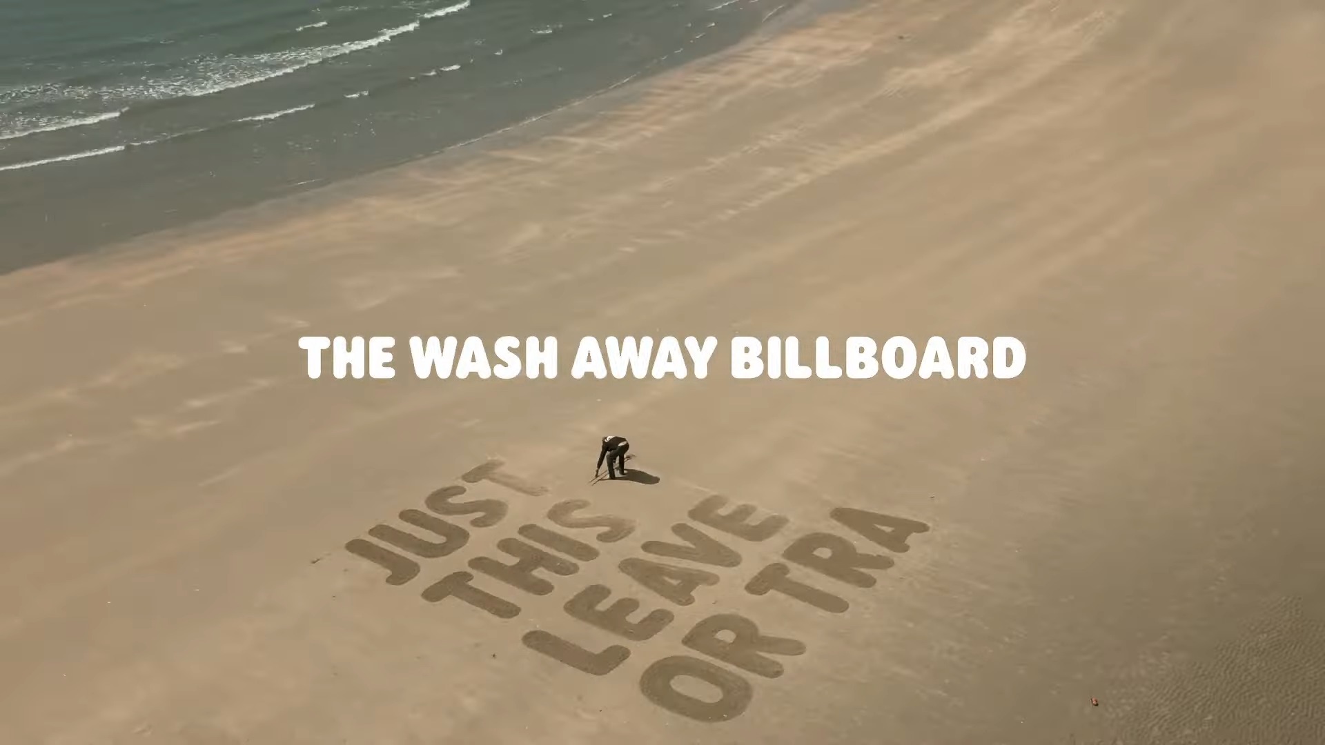 The Sand Masterpiece: A 1200 m2 Billboard Crafted by Tim Hoekstra ...
