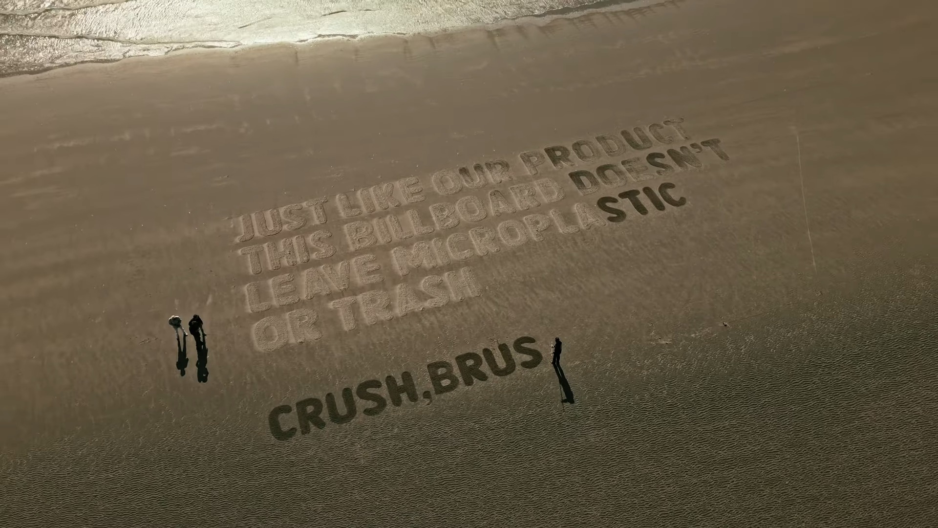 The Sand Masterpiece: A 1200 m2 Billboard Crafted by Tim Hoekstra ...