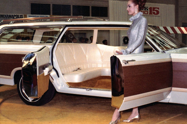The Pioneering Ford Aurora II: A Living Room on Wheels Unveiled in 1969 ...