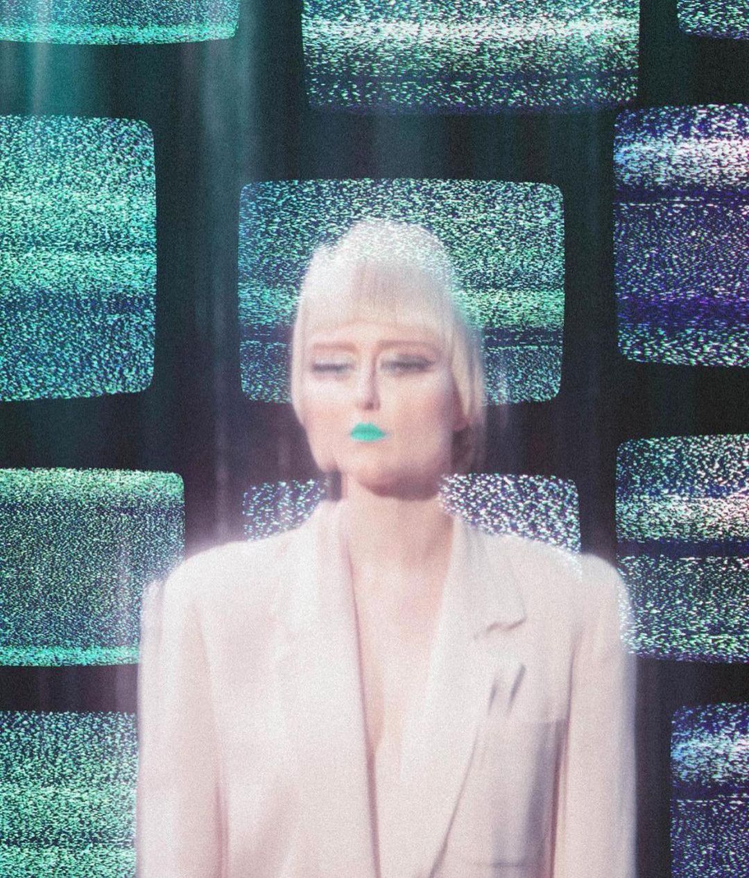 Unveiling Emotion and Identity: The Captivating Portraits of Liz Bretz ...