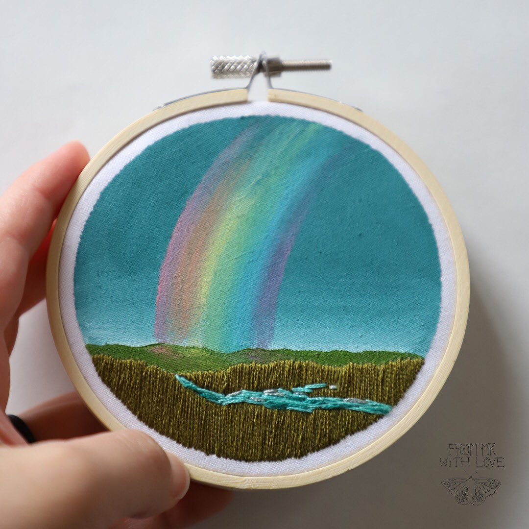 This Artist Creates Amazing Colorful Minimalistic Embroidery Art ...