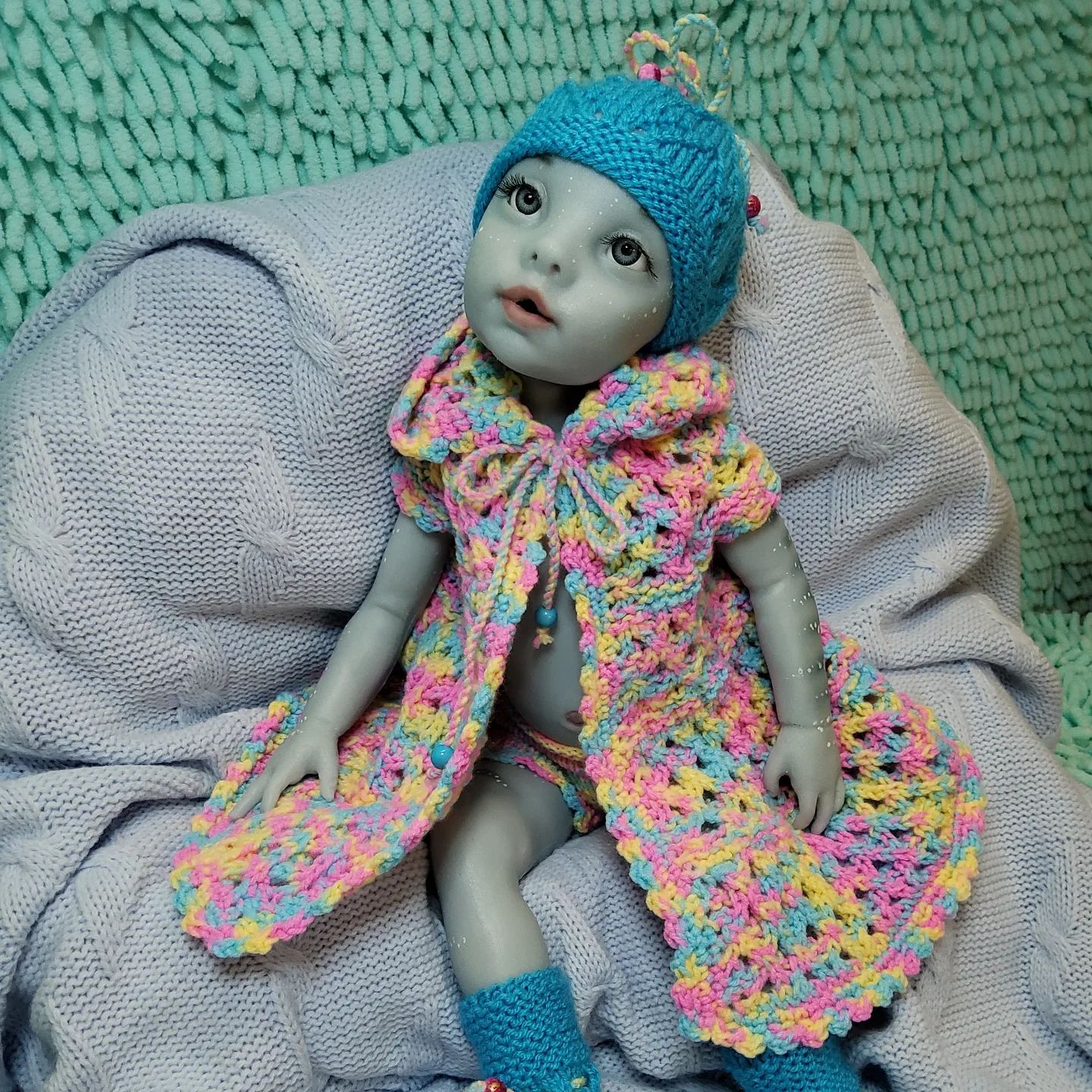 This Artist Creates Unique Silicone Alien Baby-Dolls, And They Are ...